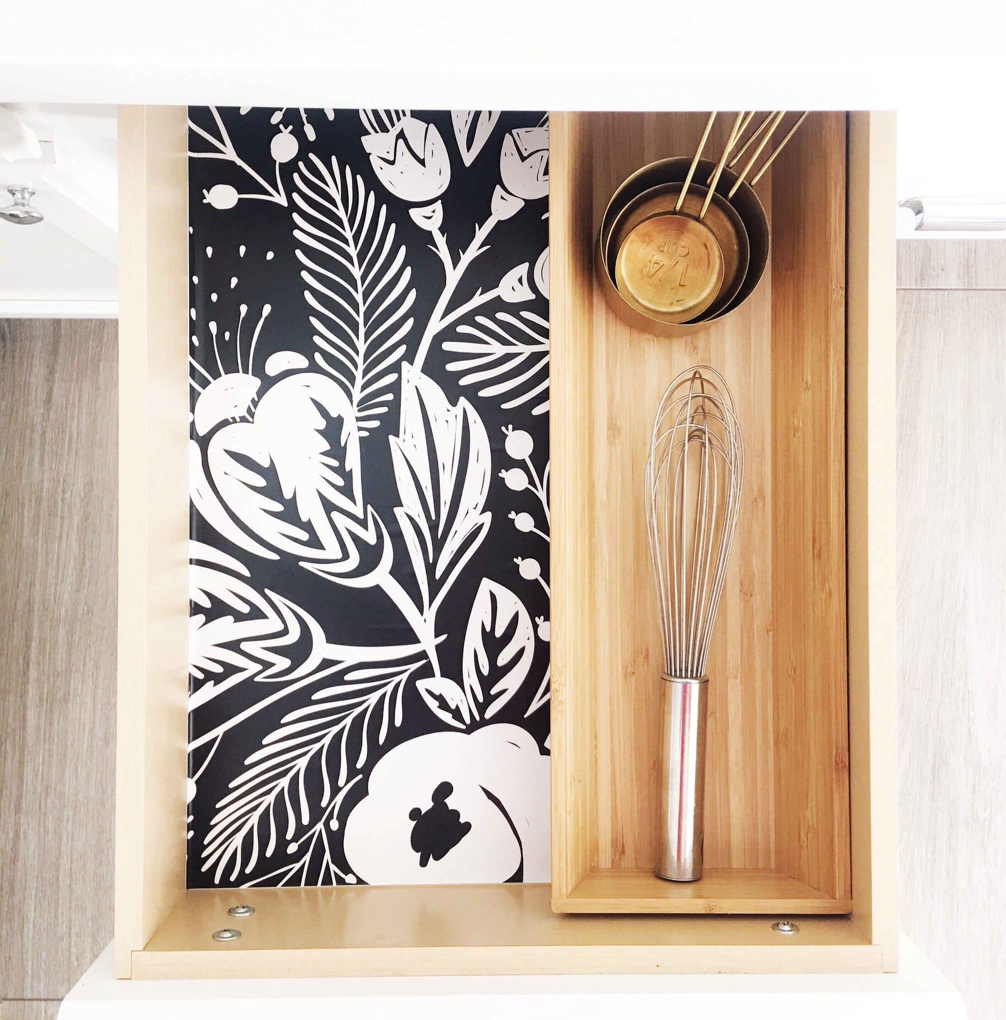 Lottie Drawer Liner- Black background/white Floral – JaxnBlvd